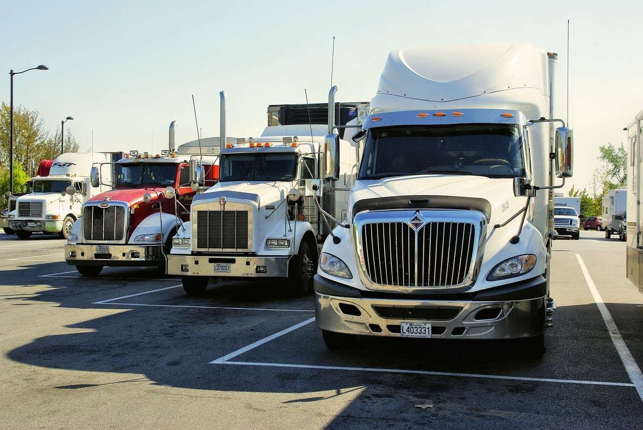 Buy Used Commercial Trucks, Pre Owned / Lease Returned Trucks - M&S ...