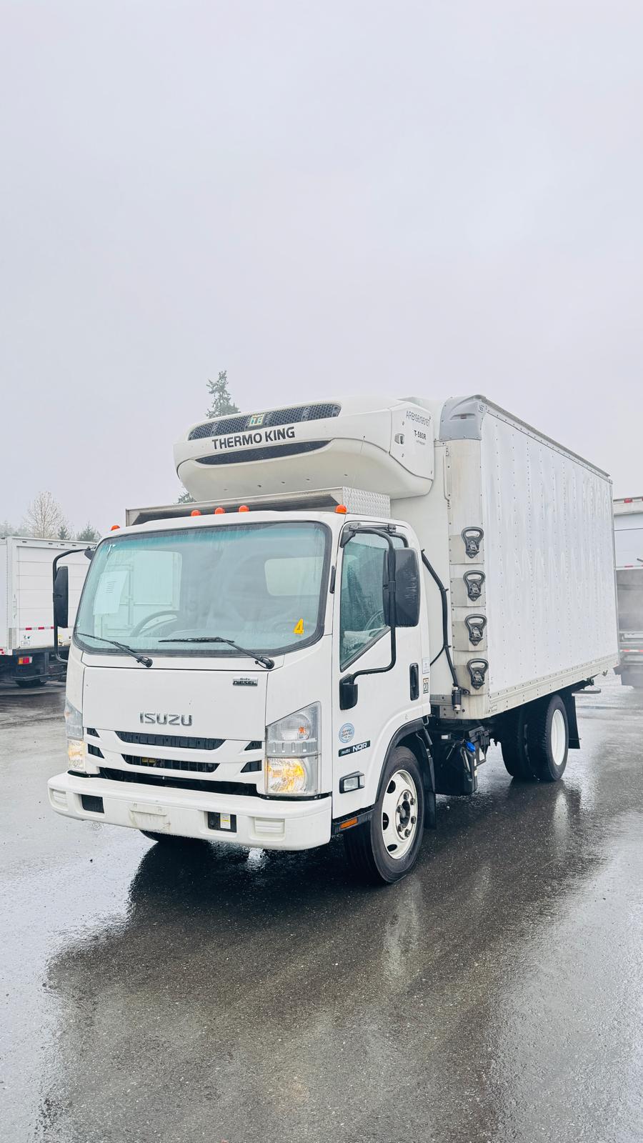 2019 ISUZU NQR + 16' REEFER BOX + LOW REEFER HOURS + 17,950 LB GVWR - M ...